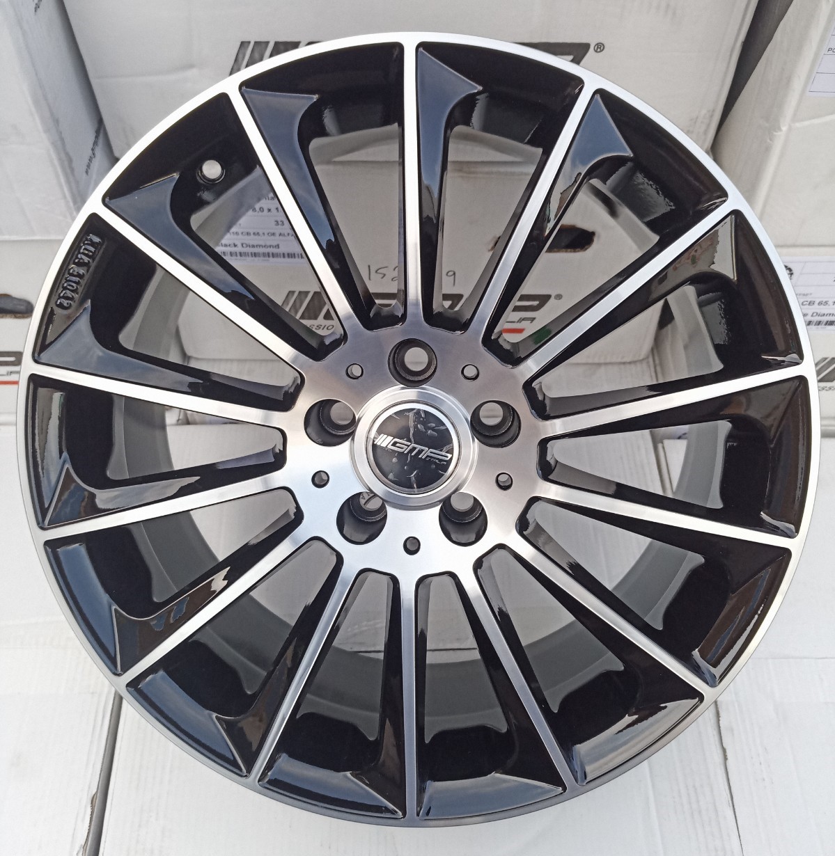 Alfa Romeo 5x110 R18 8J ET33 střed 65,1 :: Pneupetrteplice